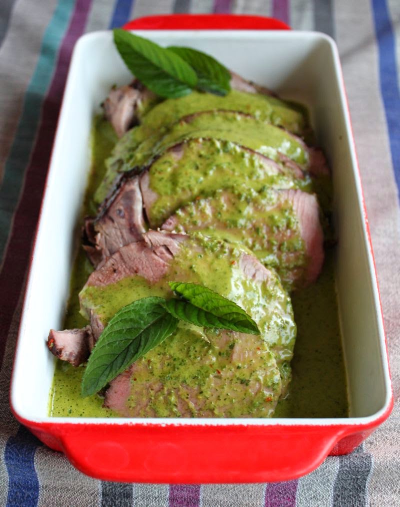 Oksefilet med kold grøn sauce og knasende sommersalat! | Sund mad sundt liv