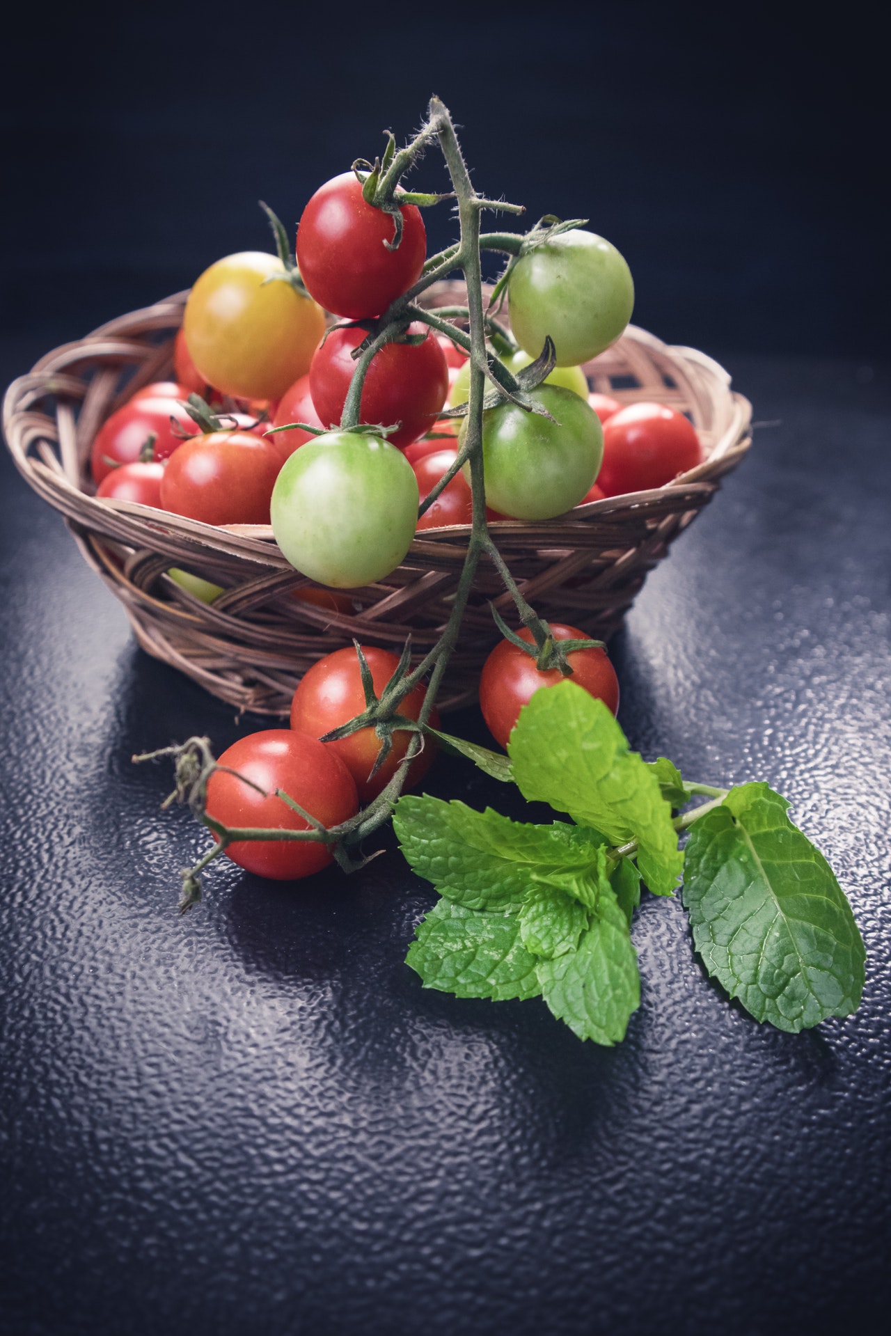 Tomat-squash-mozzarella salat | Sund mad sundt liv